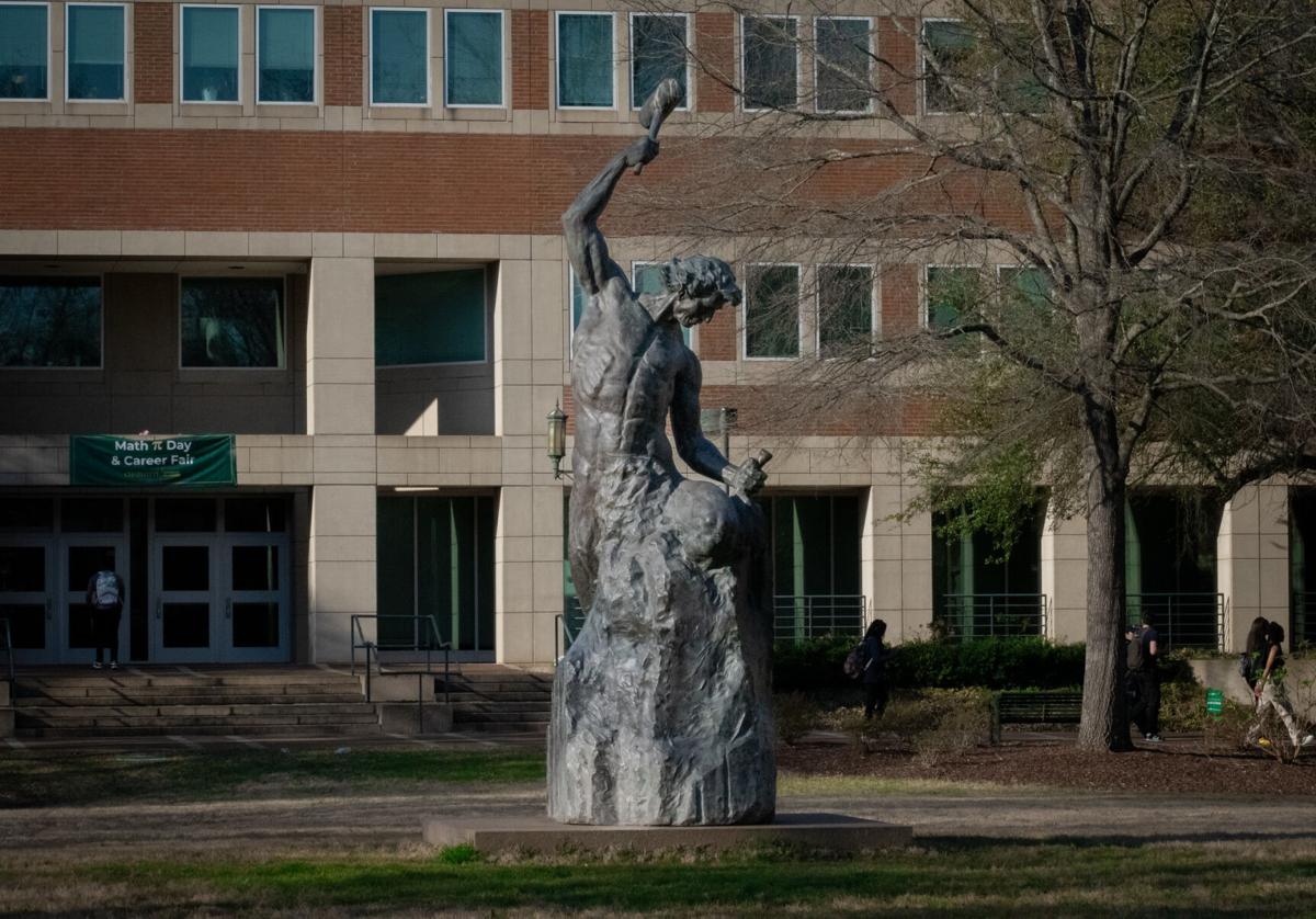 outdoor modern statues - Myitablet